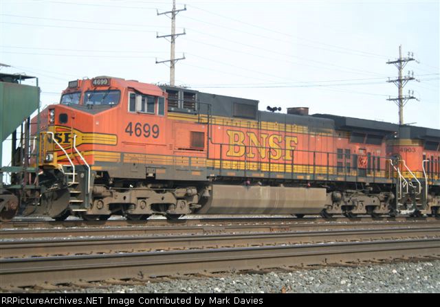 BNSF 4699